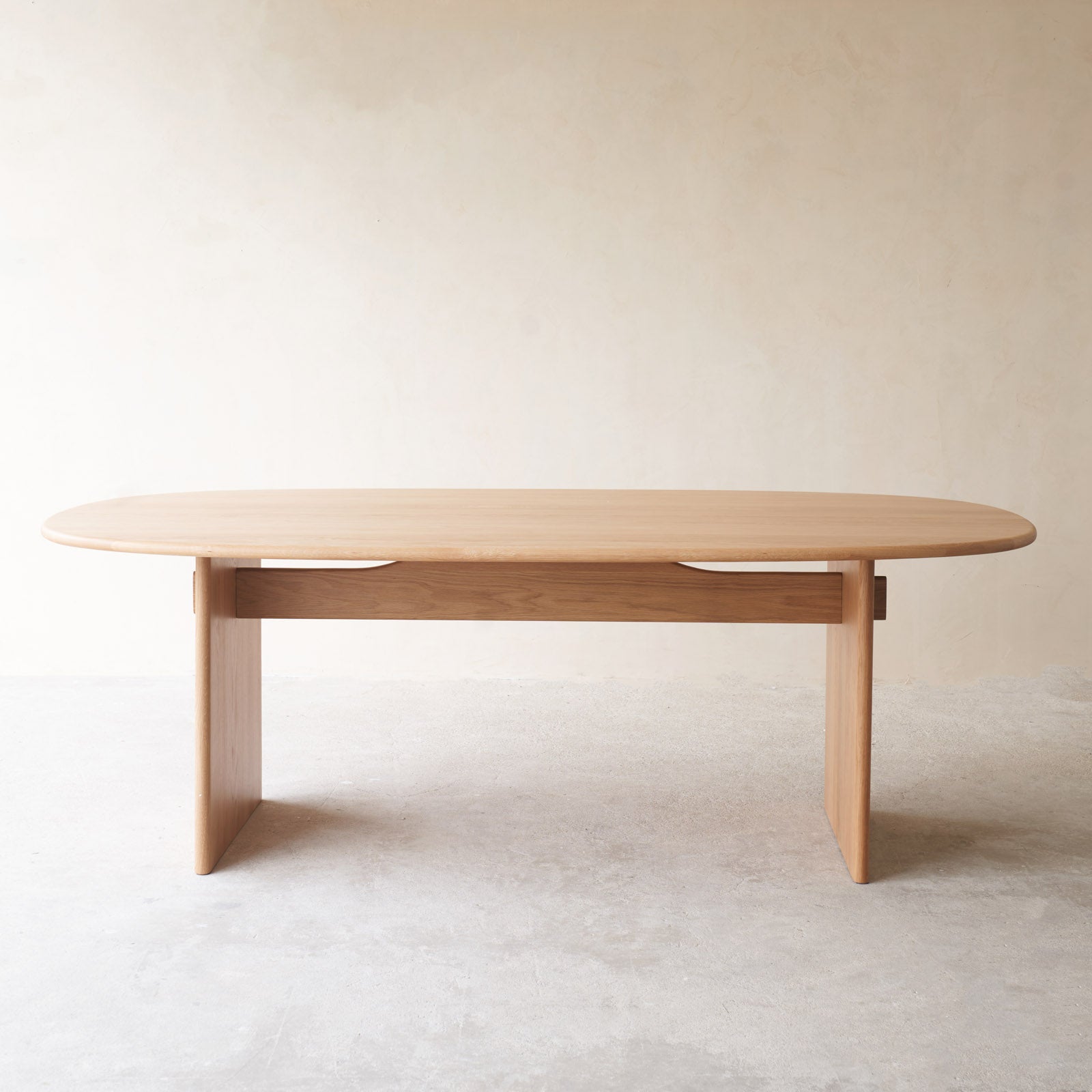 Kelly Dining Table | Oak – Originals Furniture